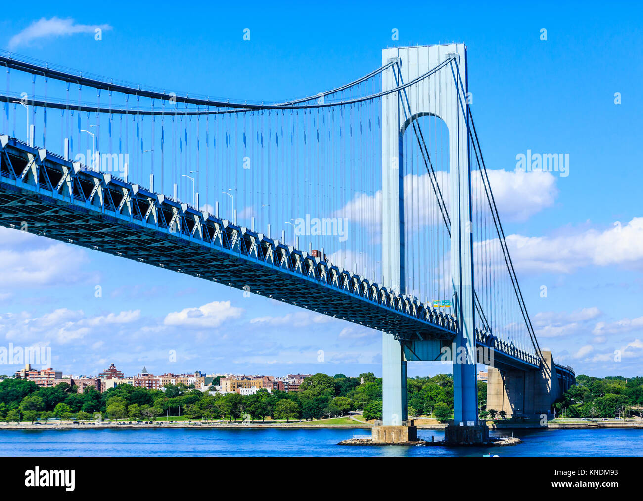 The Verrazano-Narrows Bridge spanning Staten Island and Brooklyn New ...
