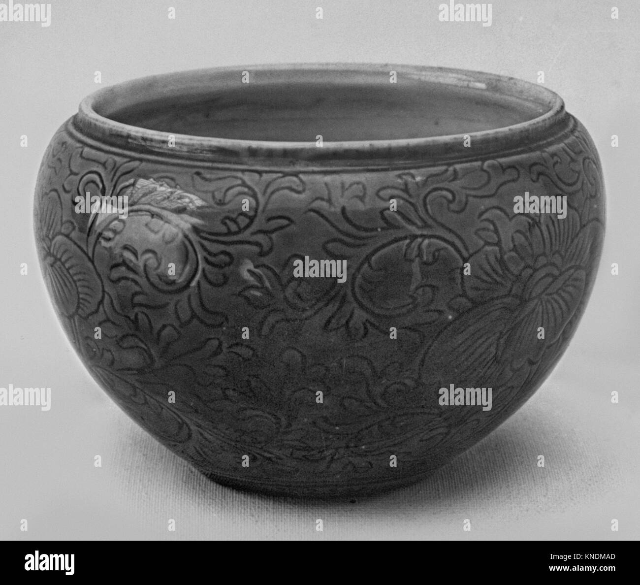 Porcelain with incised design hi-res stock photography and images - Alamy