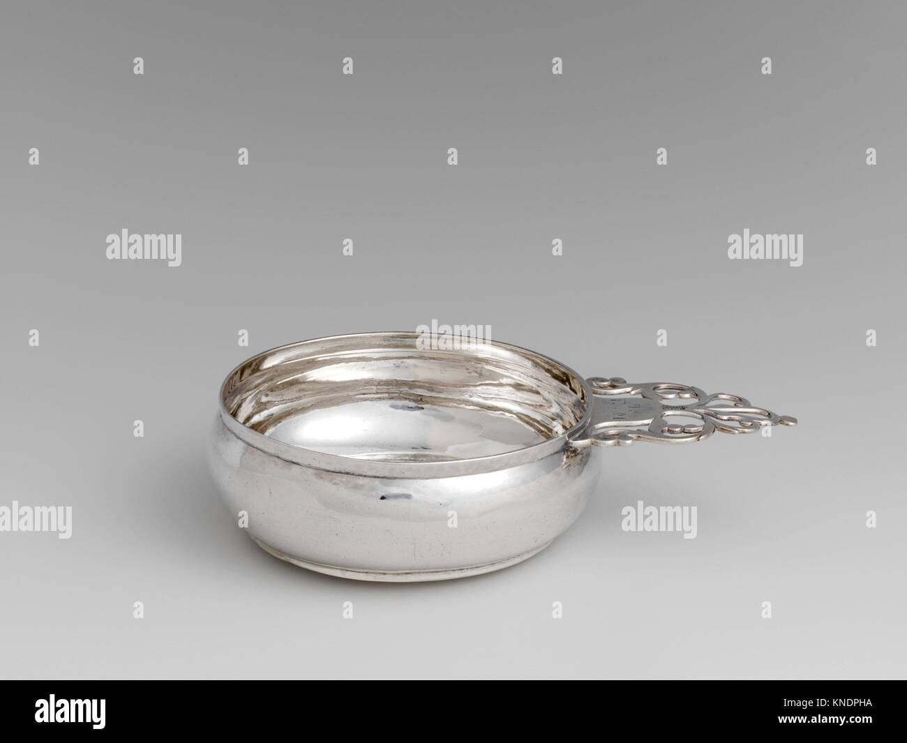 Porringer. Maker: Benjamin Burt (American, Boston, Massachusetts 1729 ...