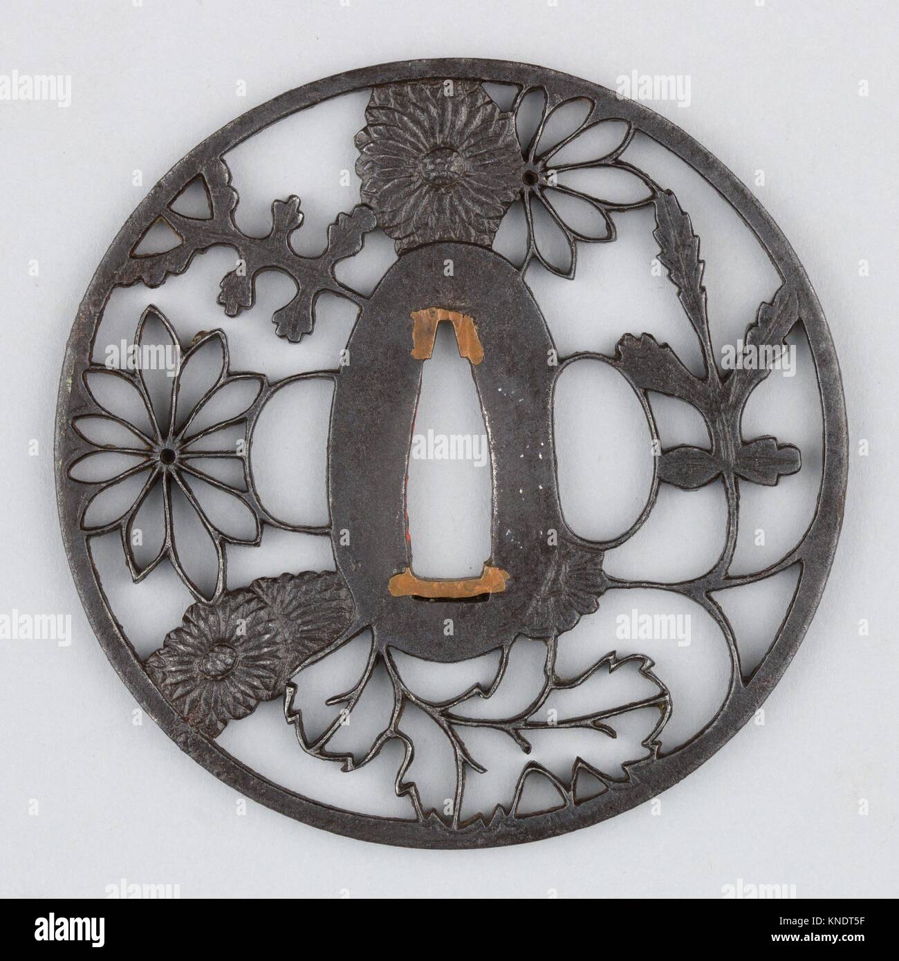 Japanese sword fitting hi-res stock photography and images - Alamy