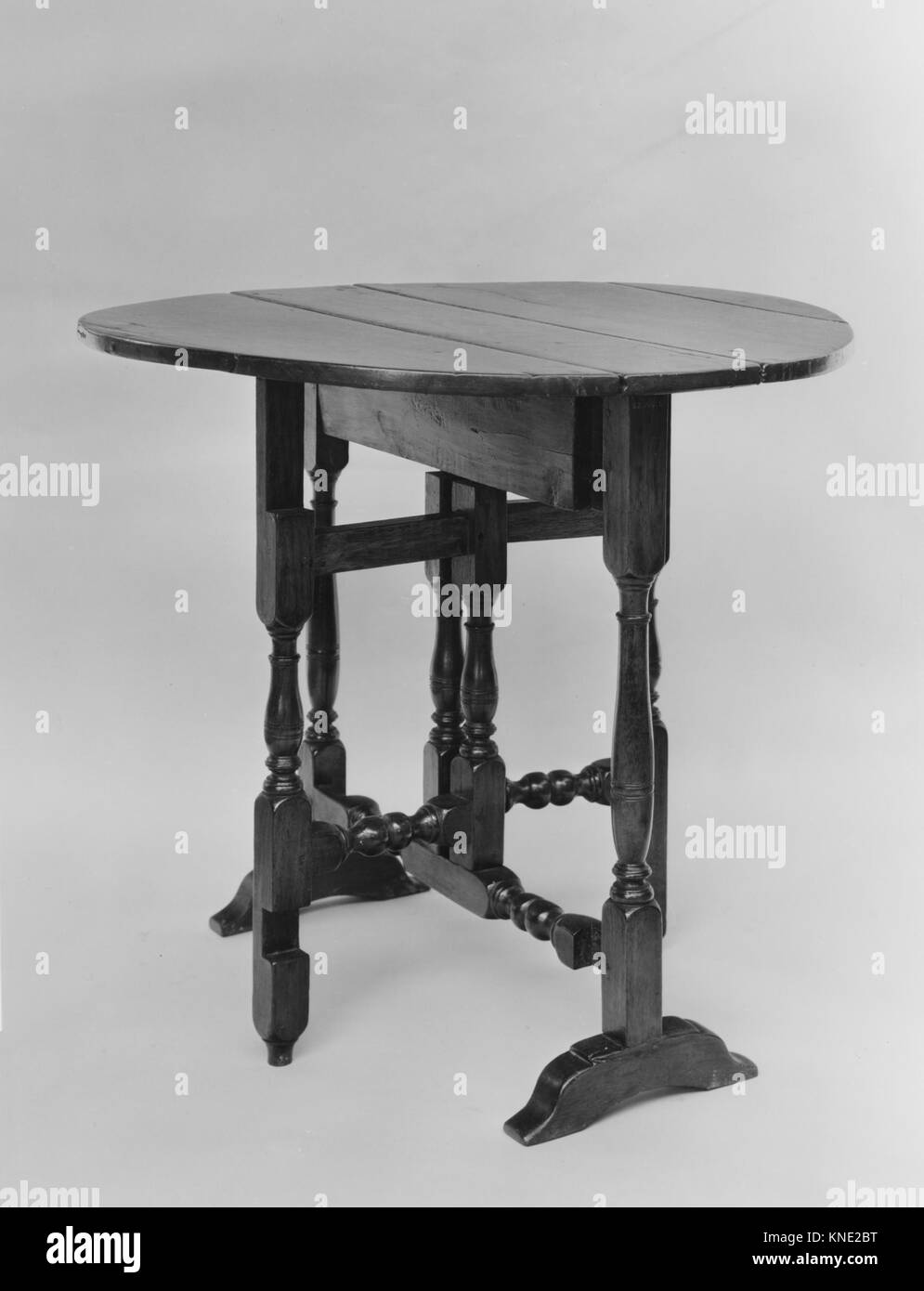 Gate leg table hi-res stock photography and images - Alamy