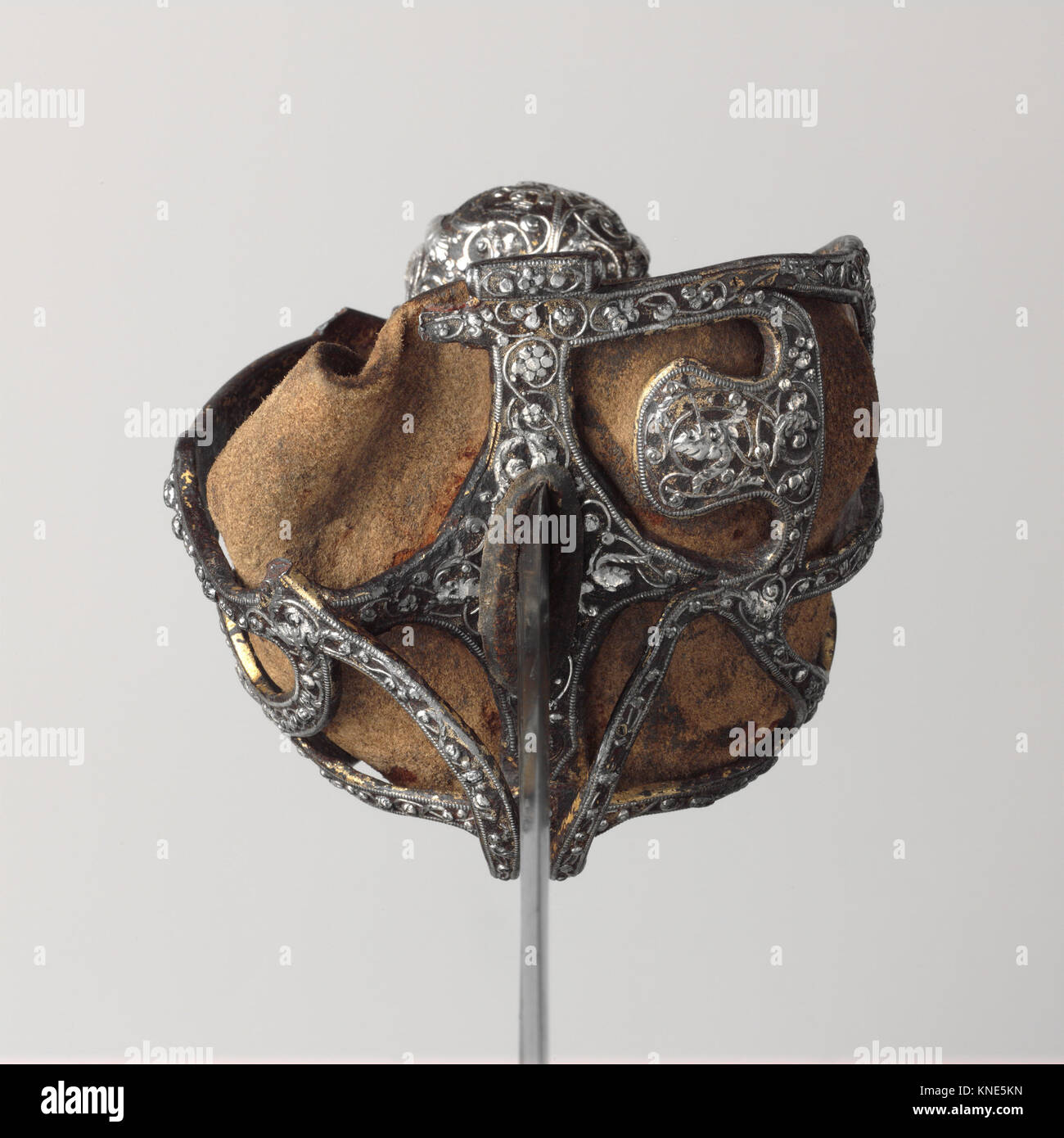 Basket hilted sword hi-res stock photography and images - Alamy
