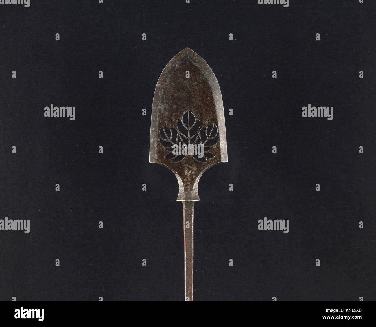 This 18th-century Japanese arrowhead (Yanone), made of steel, showcases ...