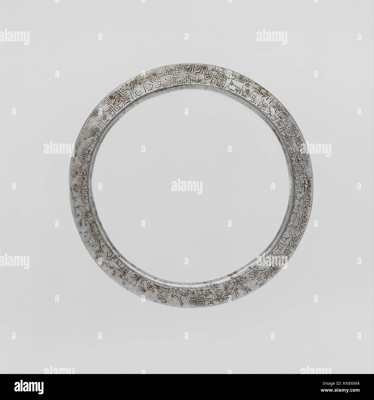 Chakra or Quoit ('Khor Lo) MET DP113422 26877 Stock Photo - Alamy