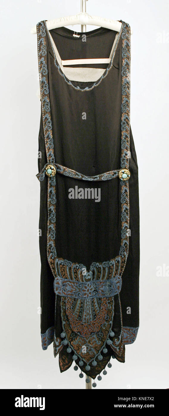 Detailed garment features hi-res stock photography and images - Alamy