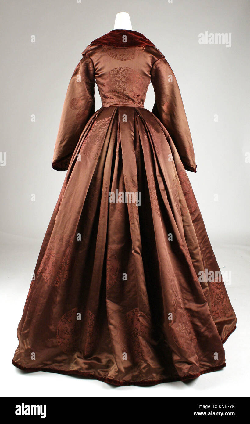 Dress MET 1994.302.1 B 80389 Stock Photo - Alamy
