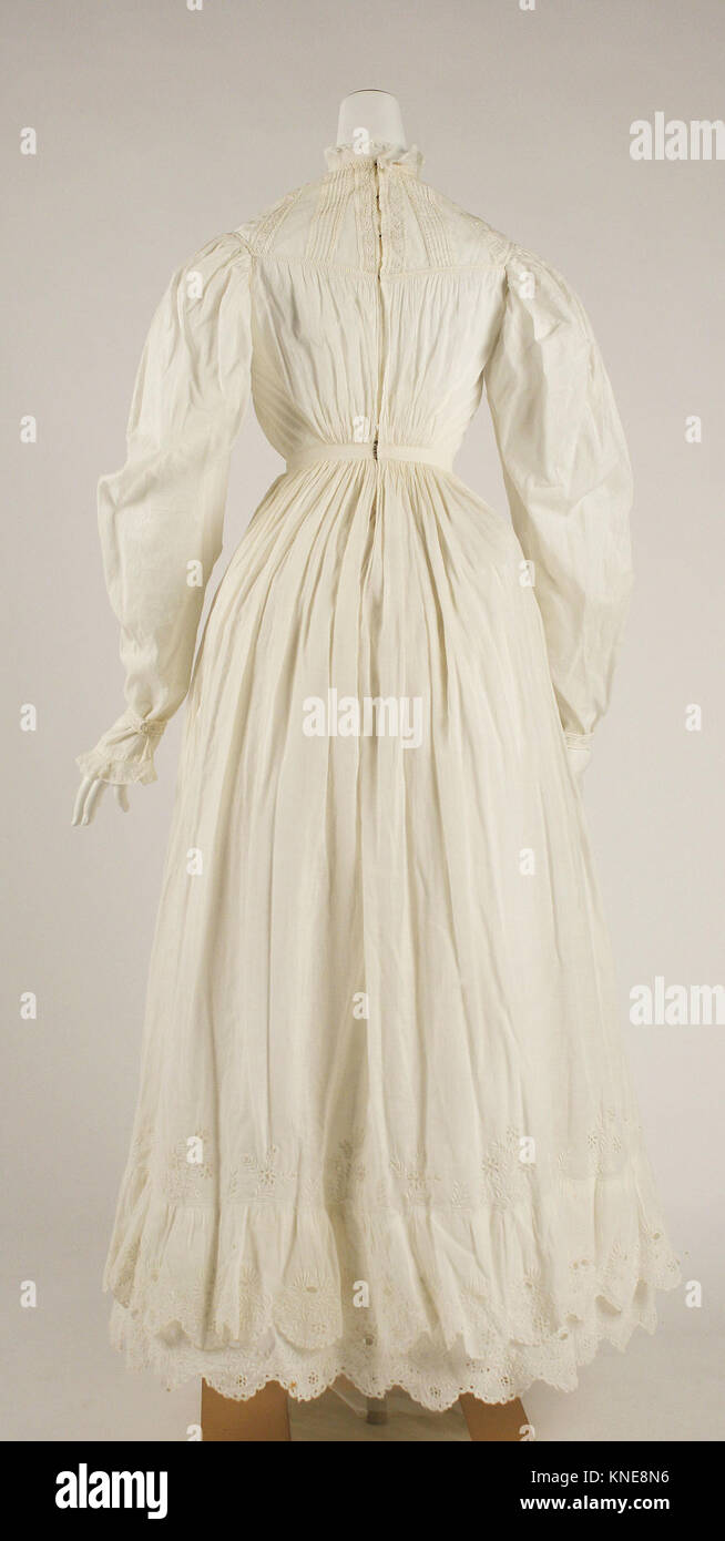 This historical dress illustrates fashion trends, garment style ...