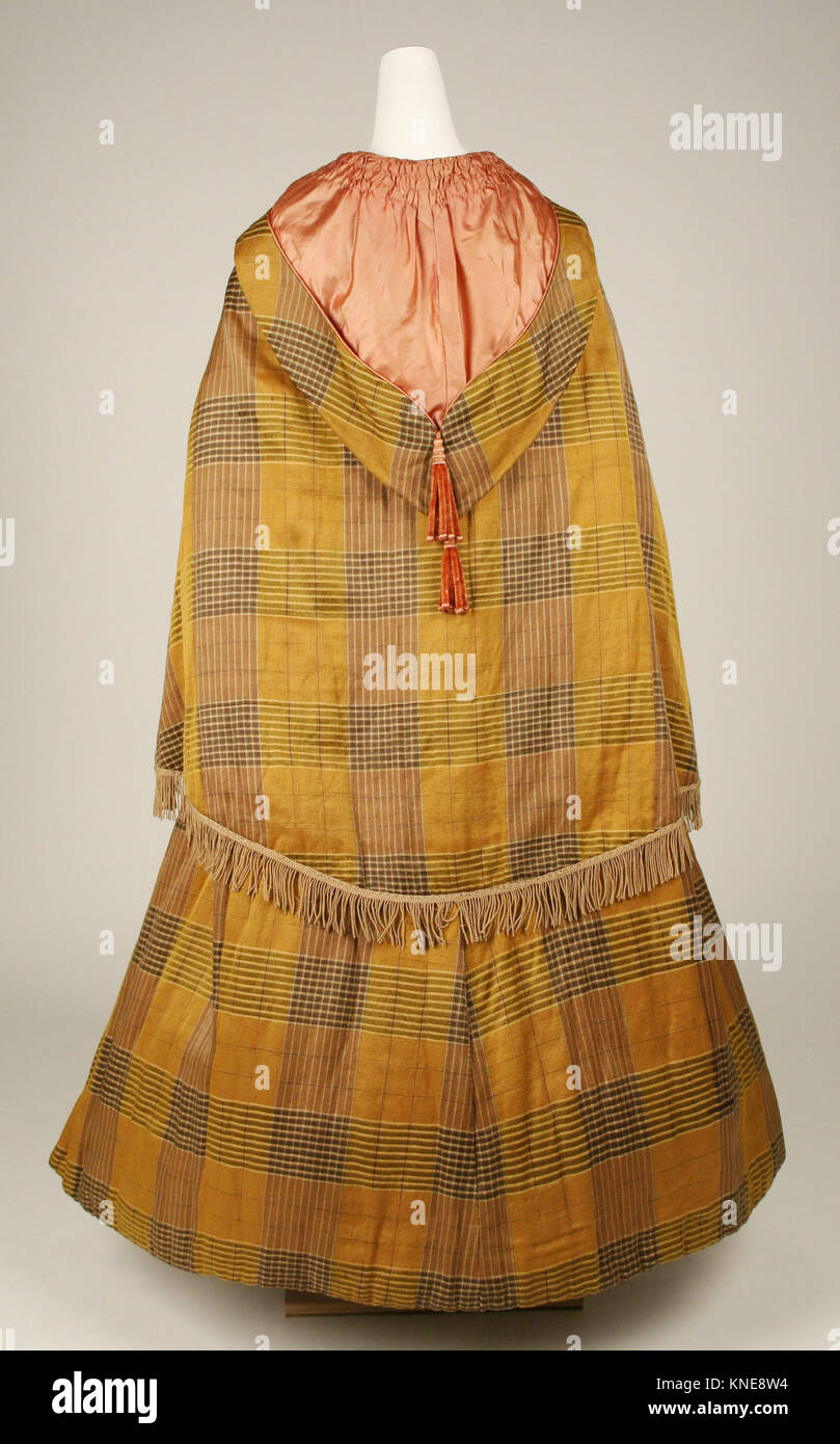 This MET cloak illustrates historical fashion with fine materials ...