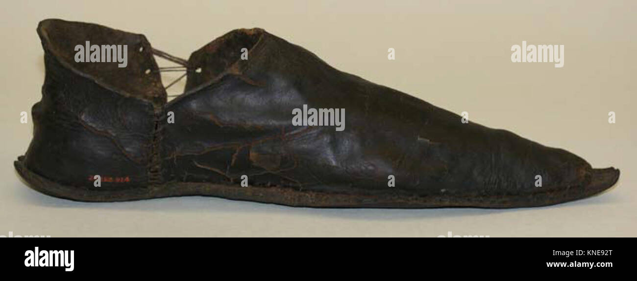 Crakows, a type of footwear, were worn in Europe during the 14th and ...
