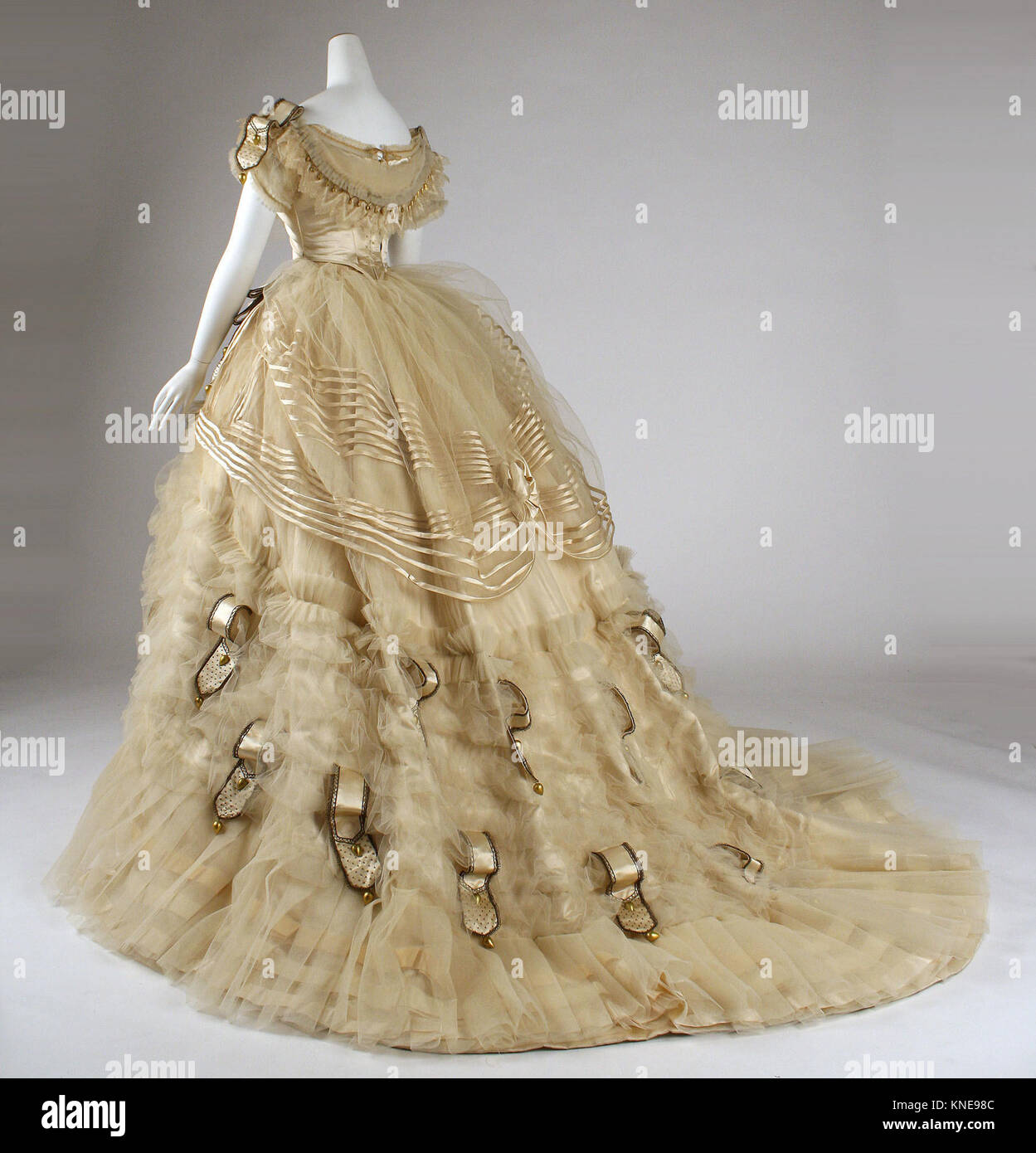 This ball gown, part of The Metropolitan Museum of Art's collection ...
