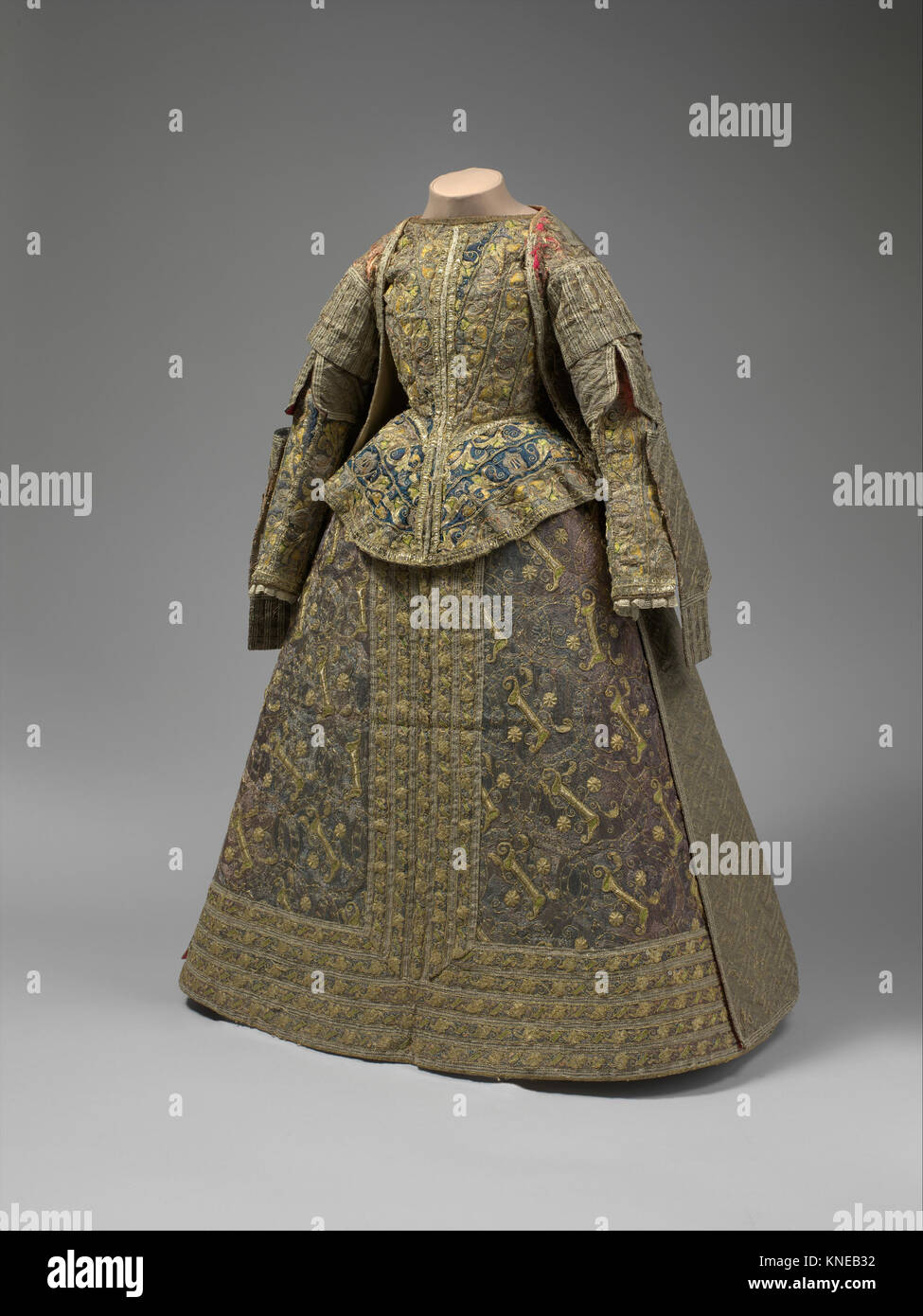 Ensemble MET DP206086 98291 Stock Photo - Alamy