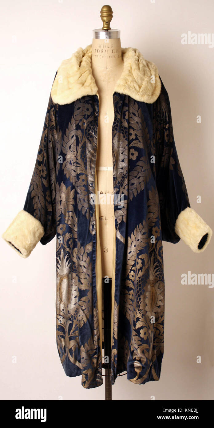 Evening coat MET 1978.46 F 81652 Stock Photo - Alamy