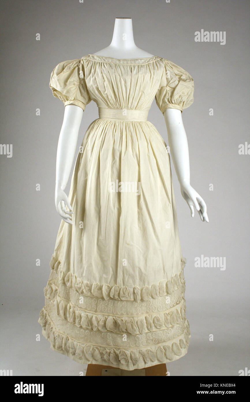 Dress MET C.I.68.68.3 F 83350 Stock Photo - Alamy
