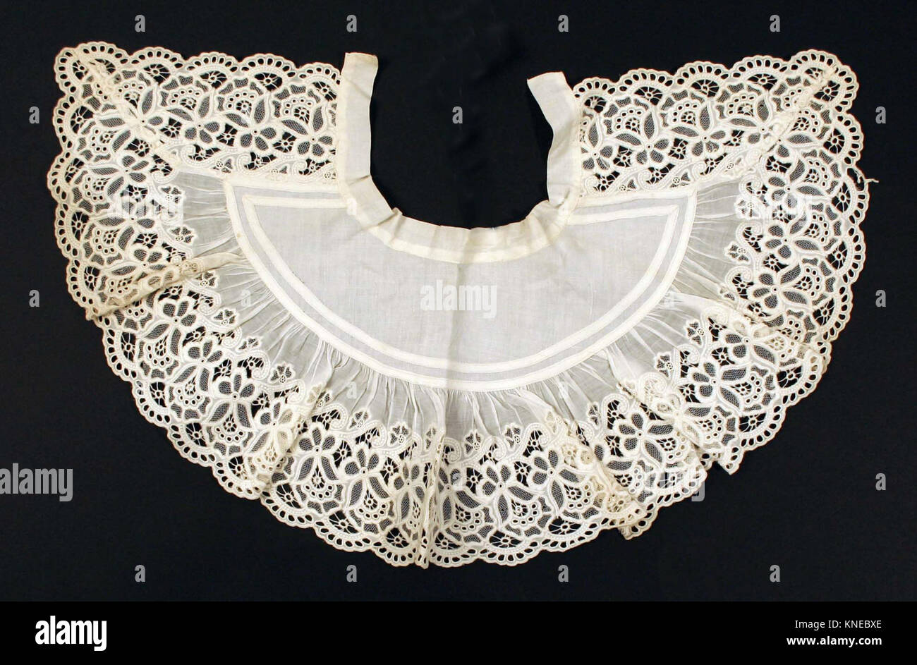 Ensemble MET 2001.789.2c 83375 Stock Photo - Alamy