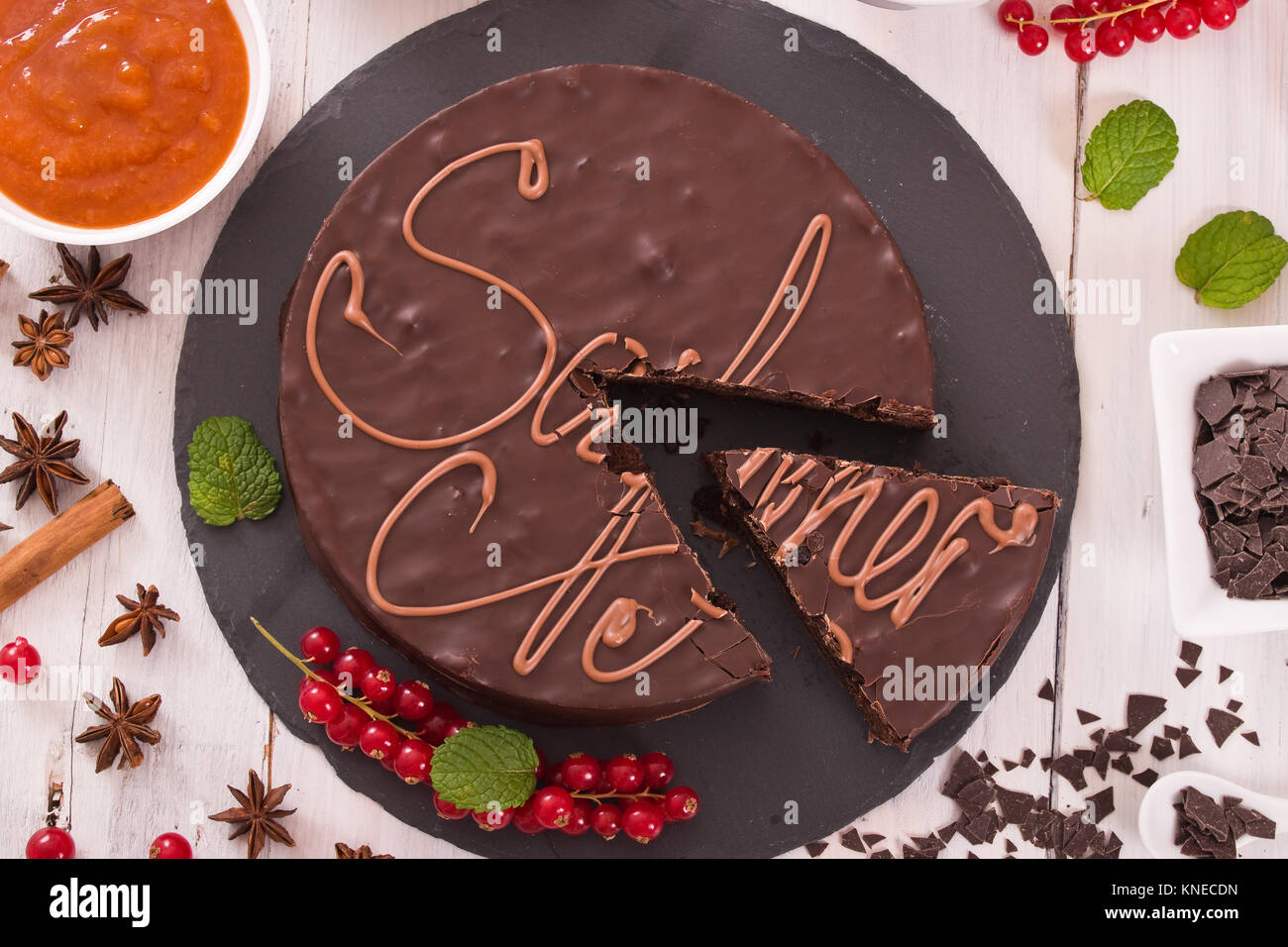 Sacher torte sponge hi-res stock photography and images - Alamy