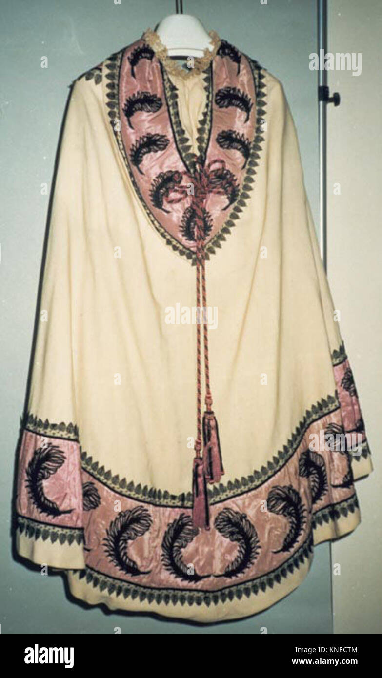 Cloak MET CI61.36 B 91028 Stock Photo - Alamy