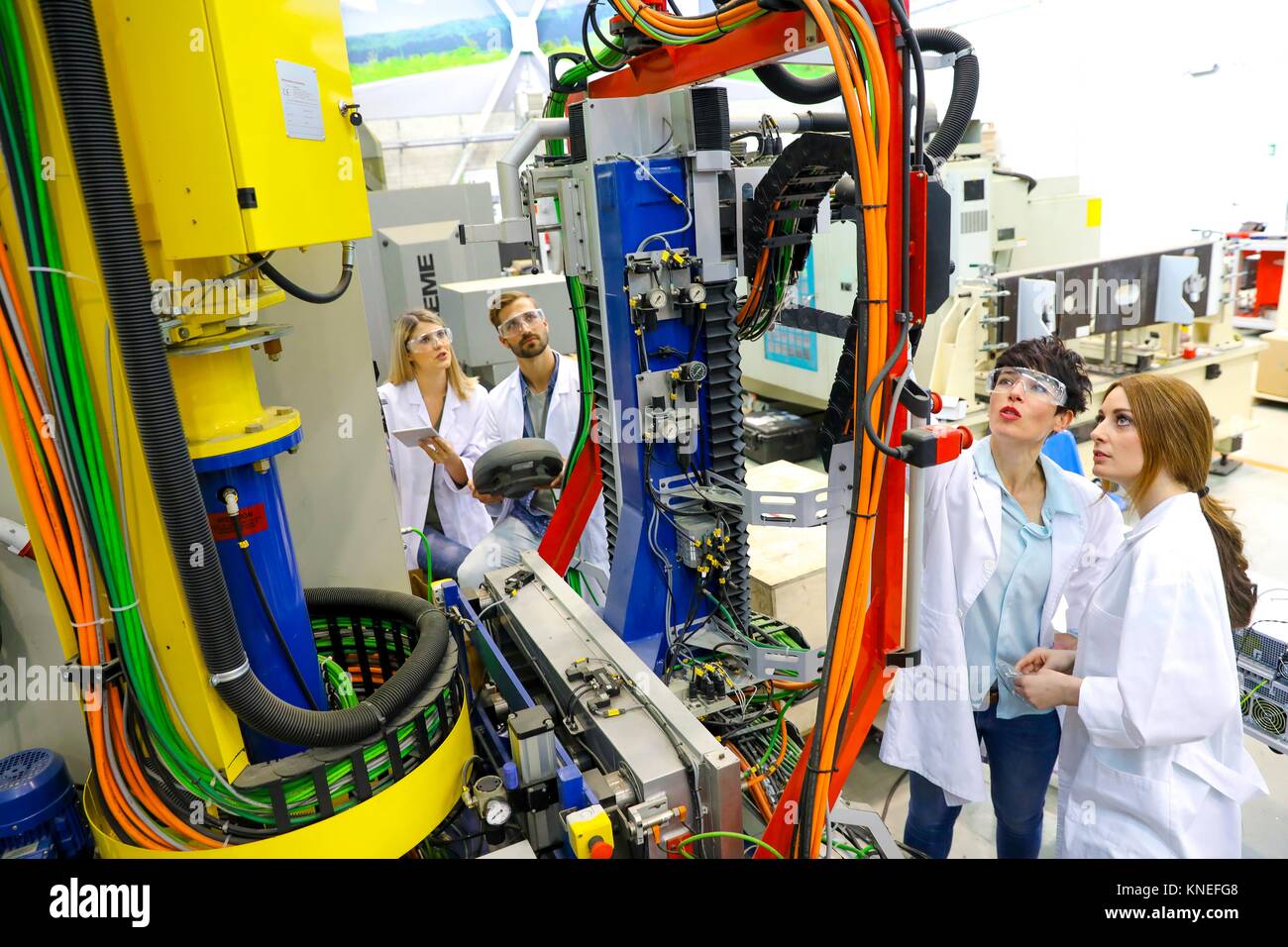 Aircraft work platform hi-res stock photography and images - Alamy