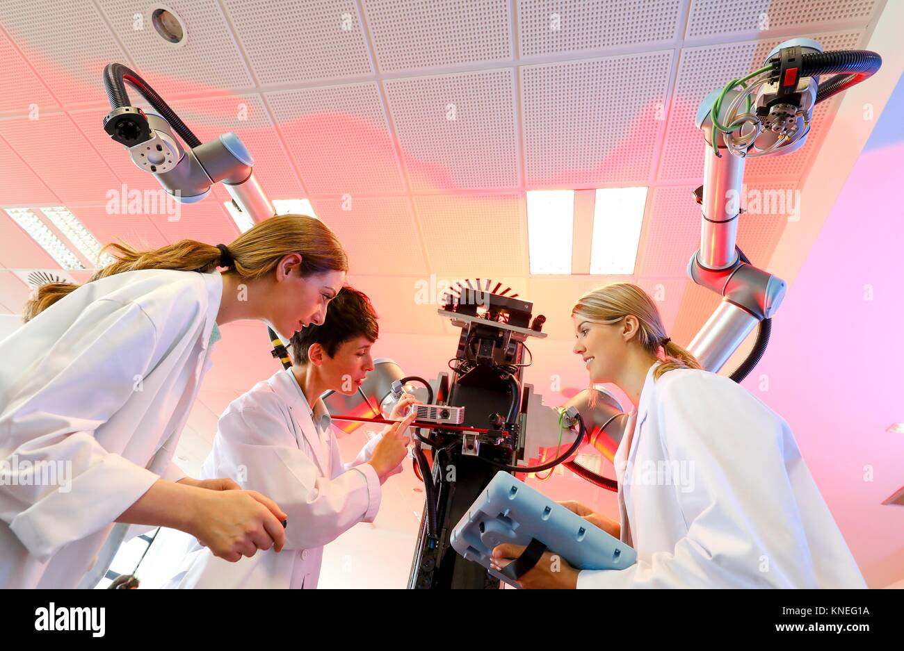 Humanoid robotics group hi-res stock photography and images - Alamy