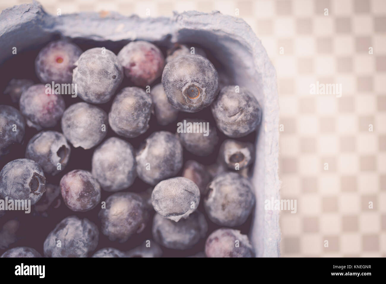 Close-up of a punnet of blueberries Stock Photo - Alamy
