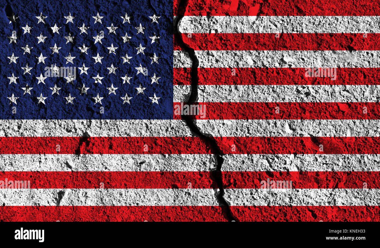 USA flag with crack through the middle. Country divided concept Stock ...