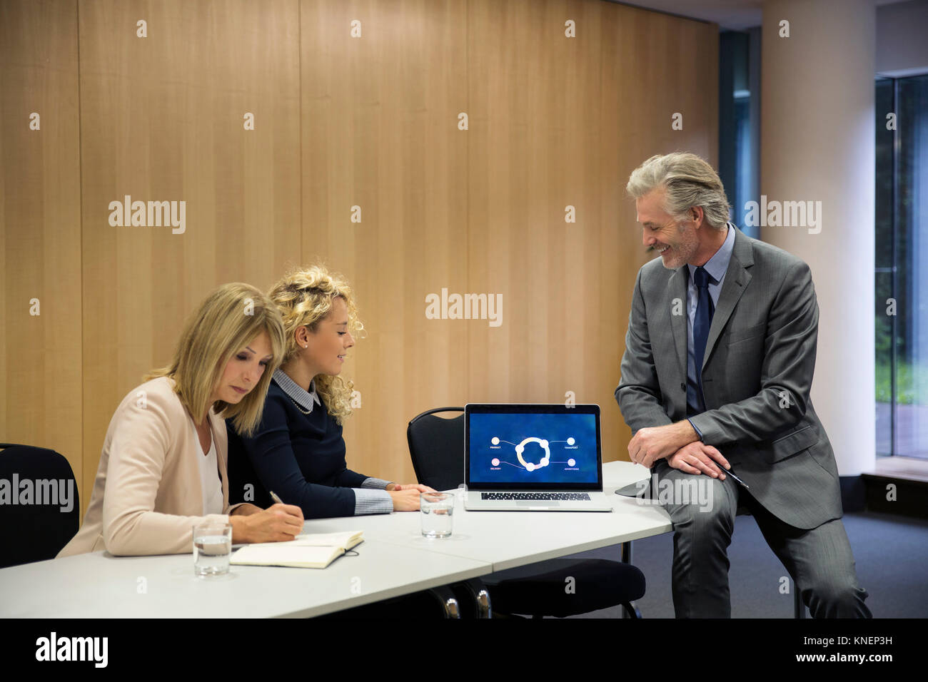 Laptop meeting room hi-res stock photography and images - Alamy