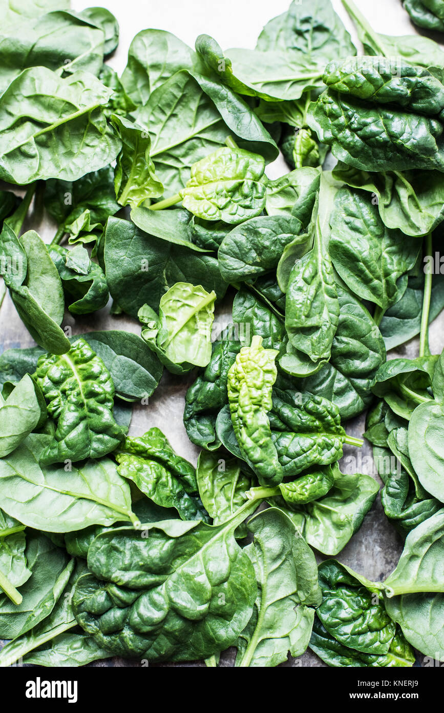 Spinach leaves, close-up Stock Photo - Alamy