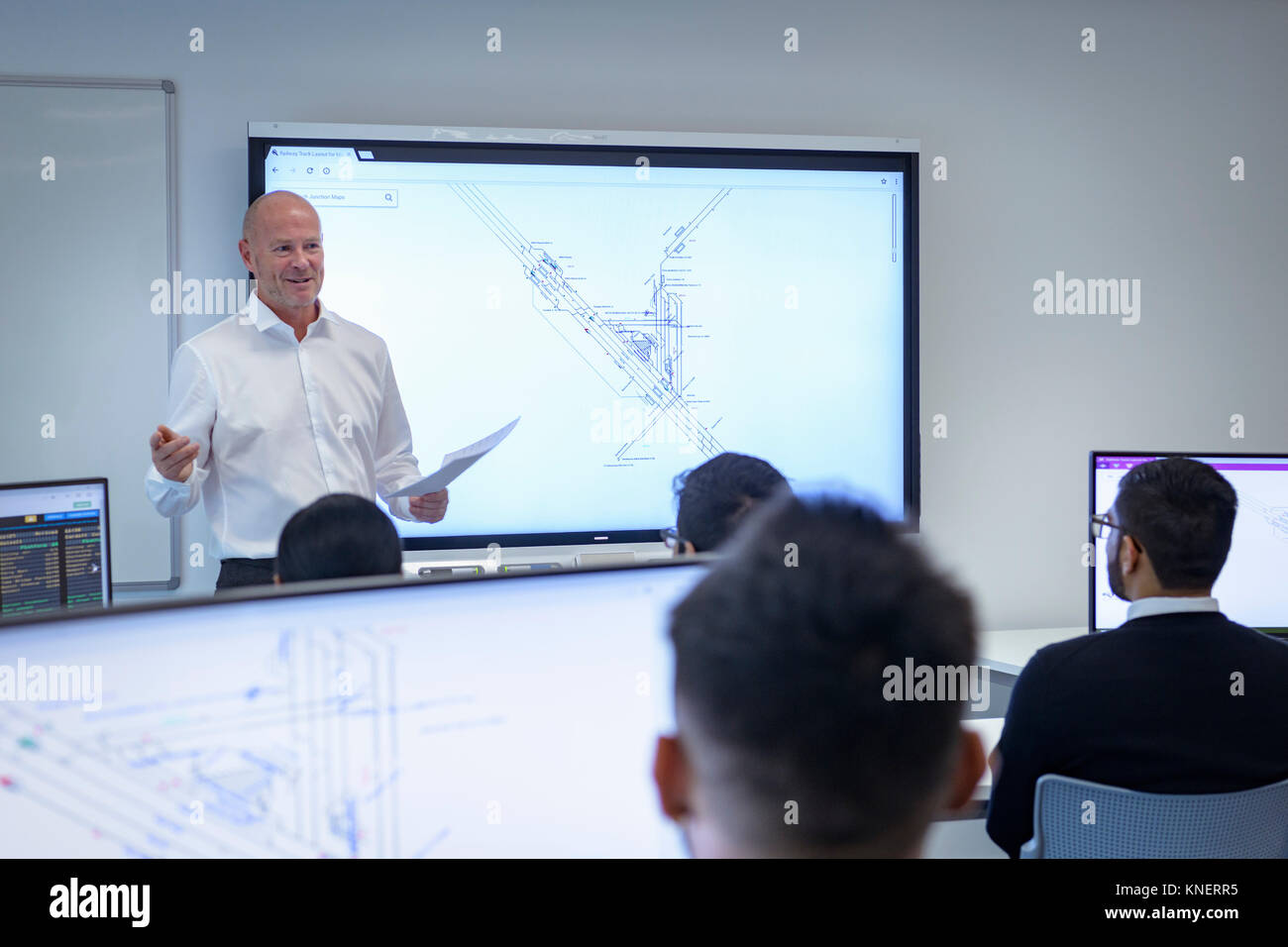 Office screens people hi-res stock photography and images - Alamy