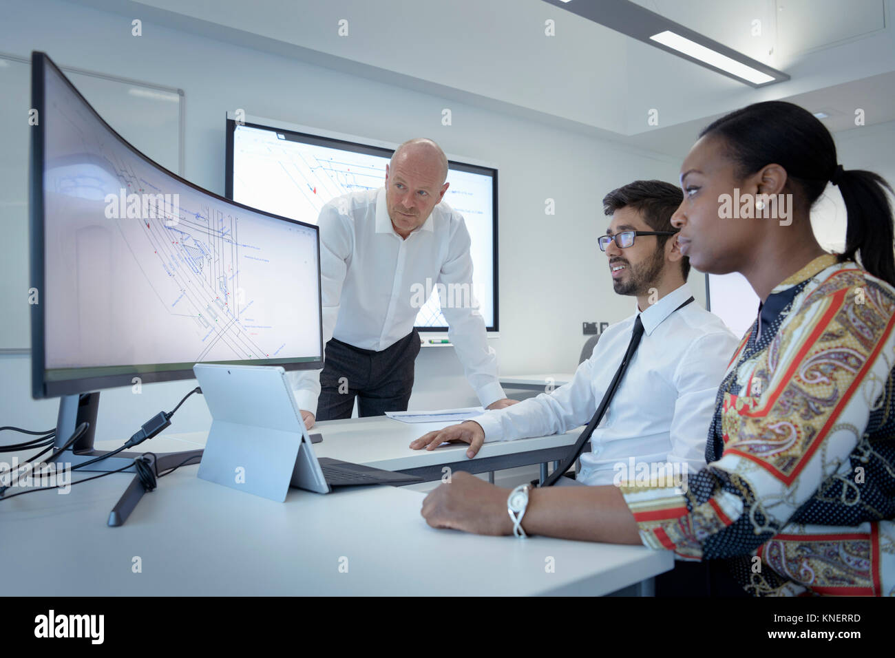 Office screens hi-res stock photography and images - Alamy