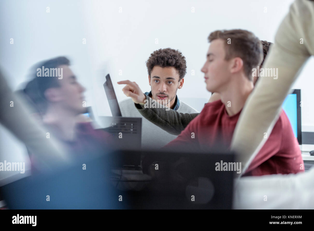 Multi race classroom hi-res stock photography and images - Alamy
