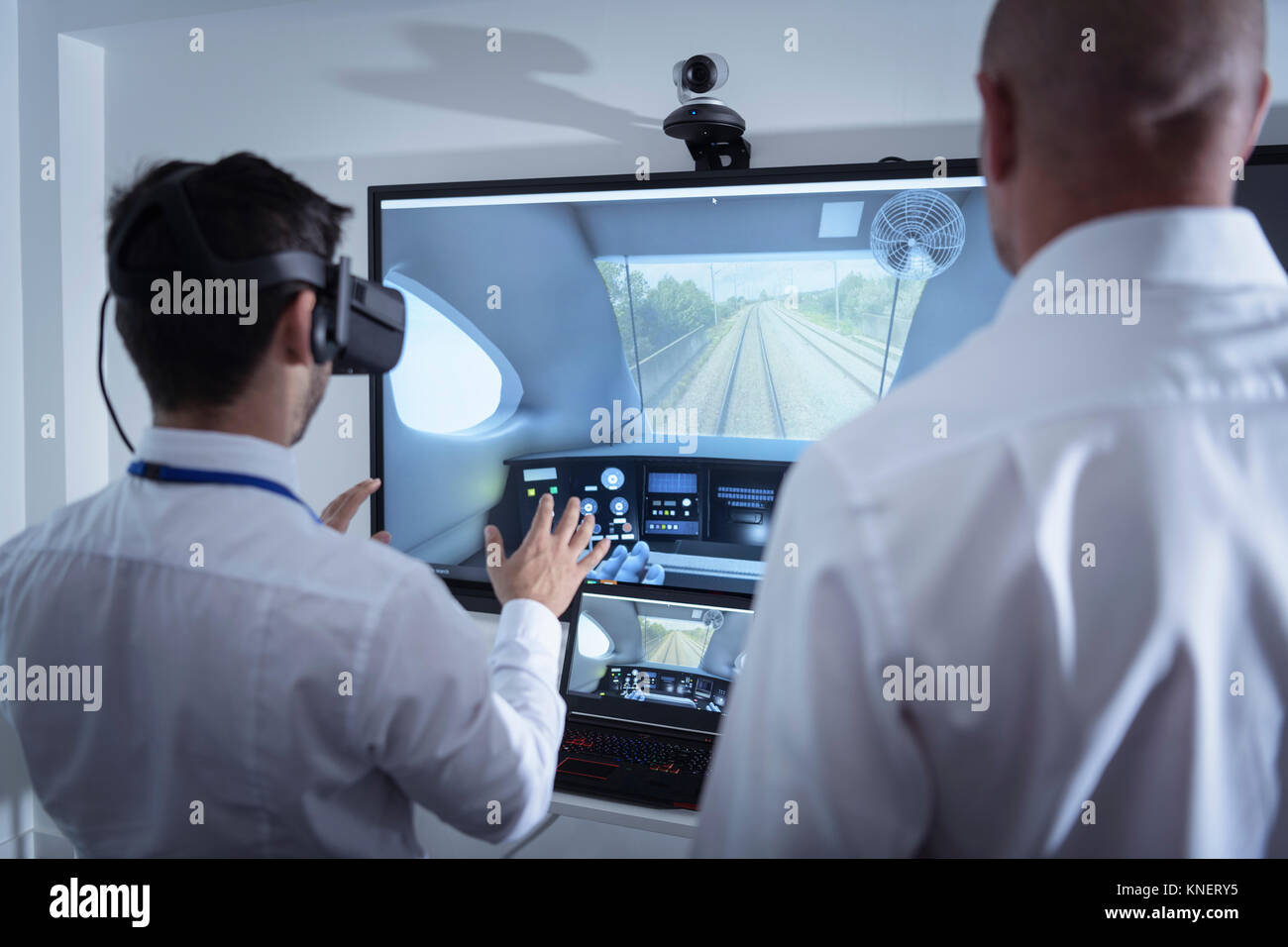 Teamwork virtual hi-res stock photography and images - Alamy