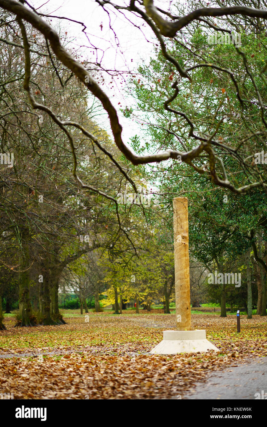 Walking the late Autumn Bute Park, Cadiff, Wales Stock Photo - Alamy