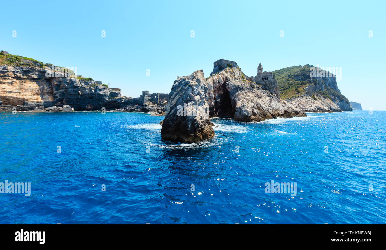 Medieval fisherman town of Portovenere (UNESCO Heritage Site) view from ...