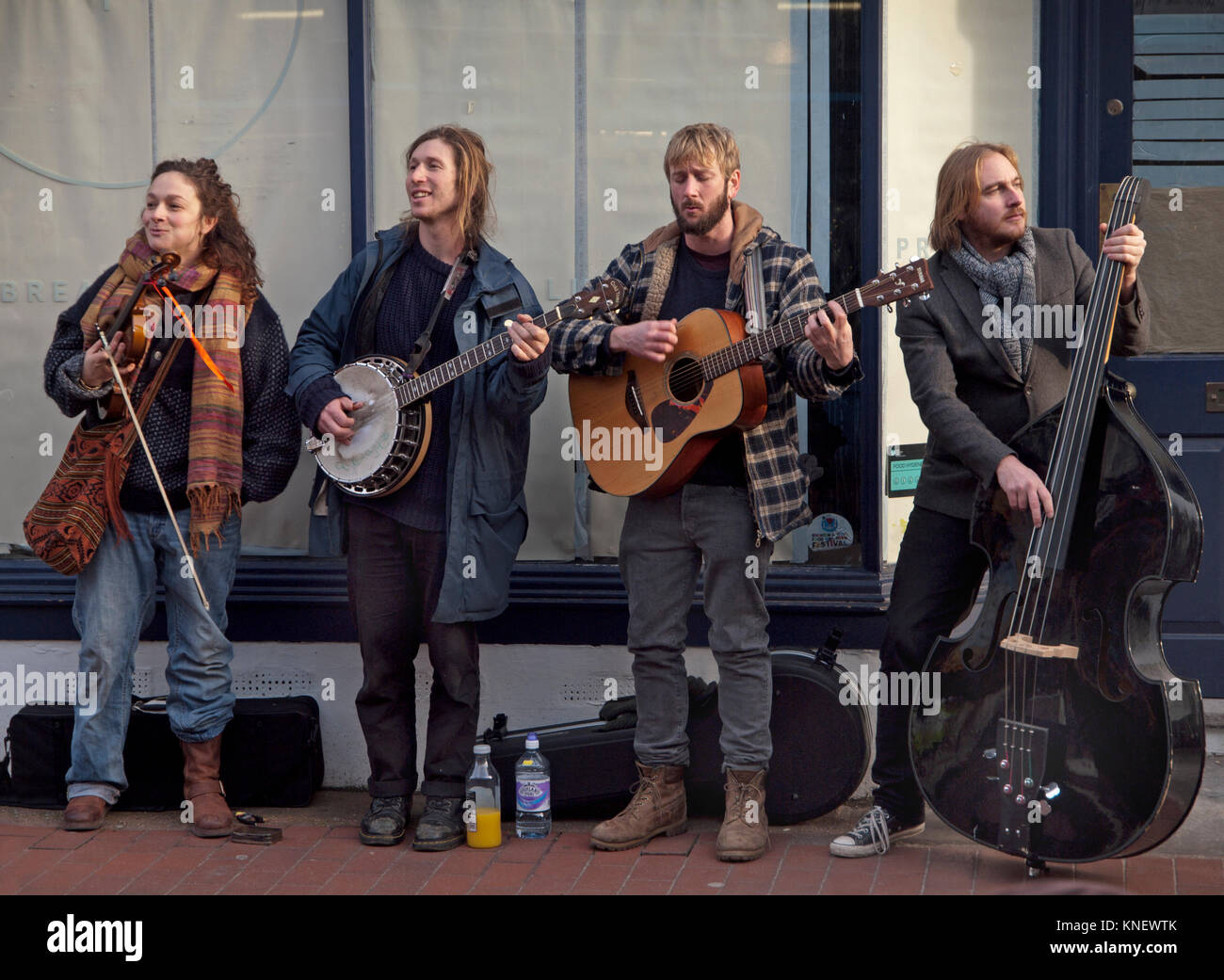 Buskers brighton hi-res stock photography and images - Alamy