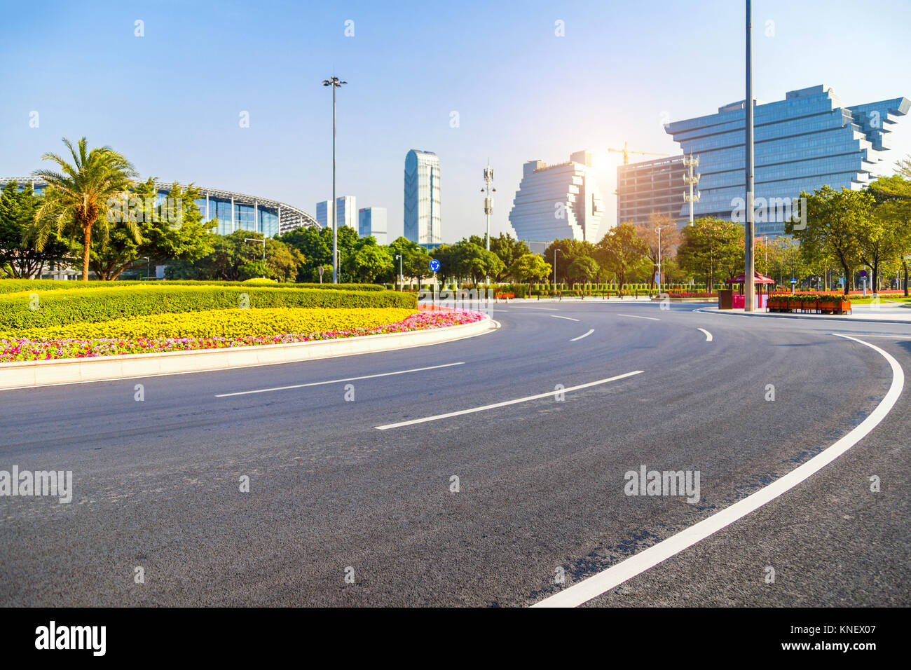 Carless urban highway Stock Photo - Alamy