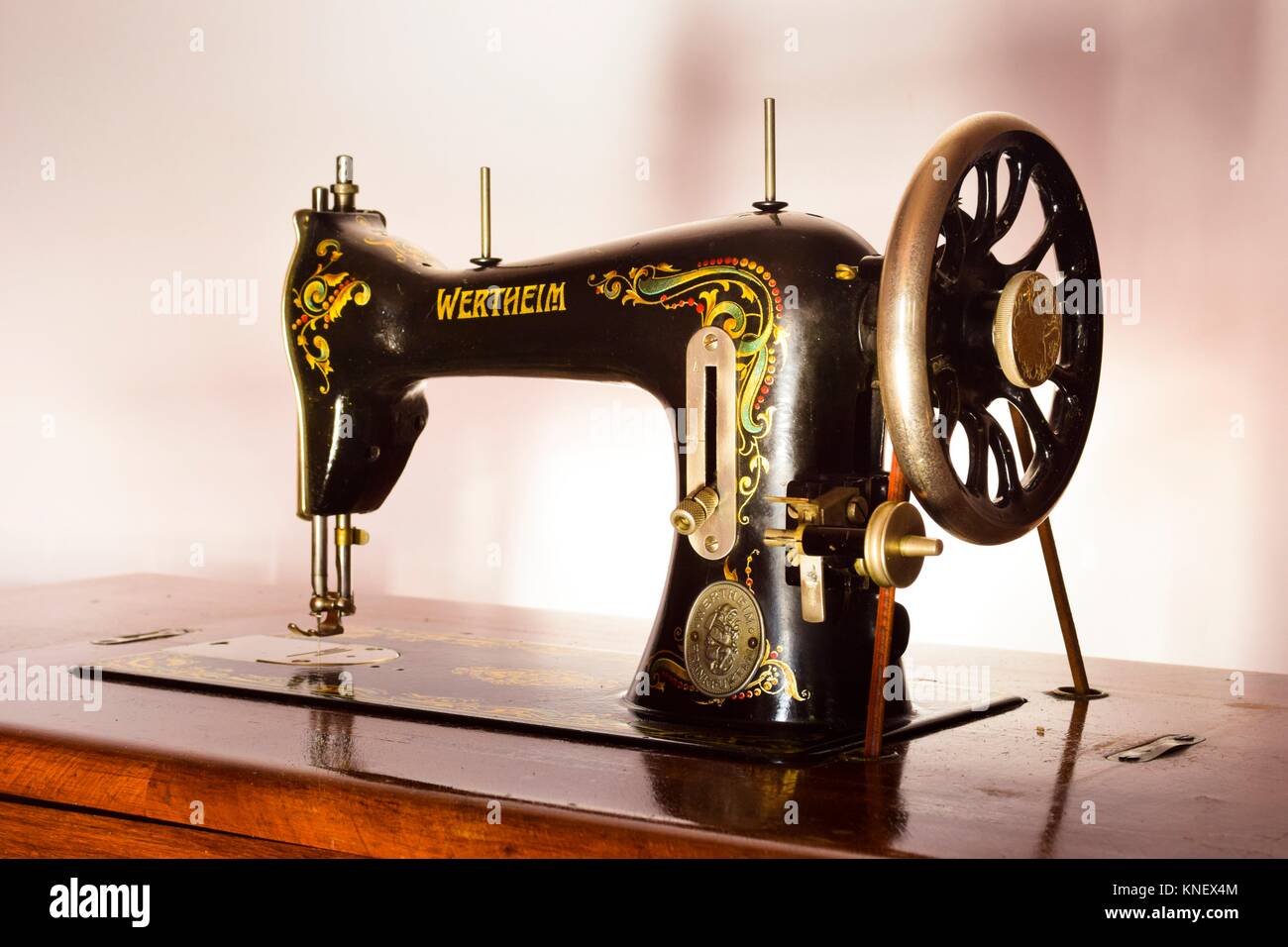 Sewing machine still life hi-res stock photography and images - Alamy