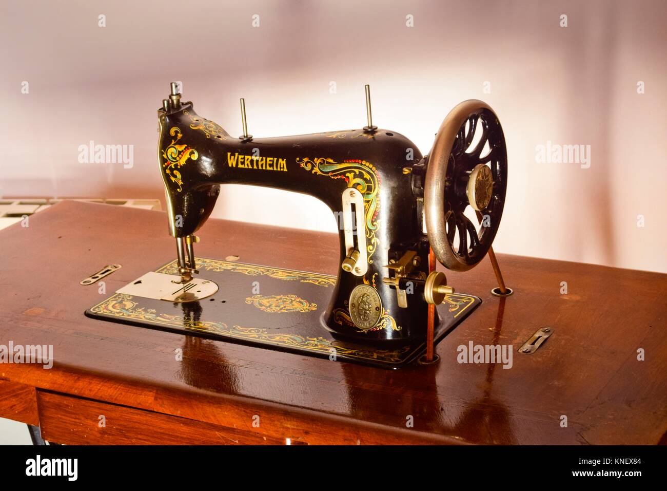 Sewing machine still life hi-res stock photography and images - Alamy