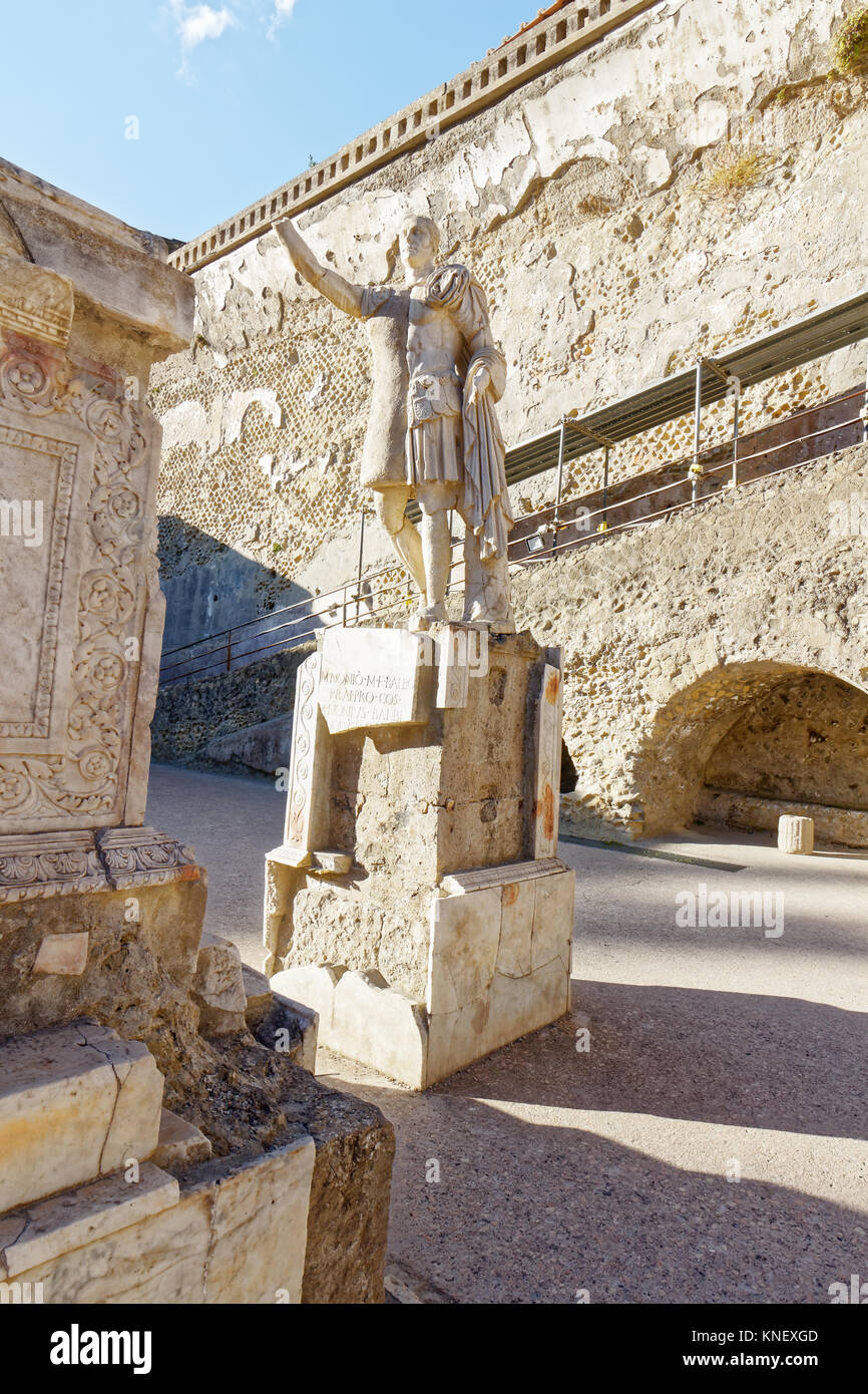 statue of roman man in Herculaneum, Naples Stock Photo - Alamy