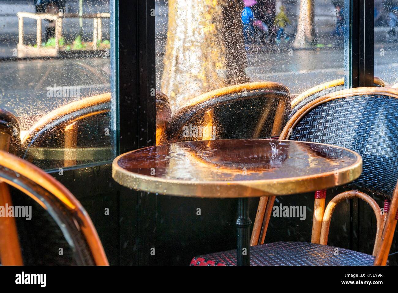 Rainy cafe hi-res stock photography and images - Alamy