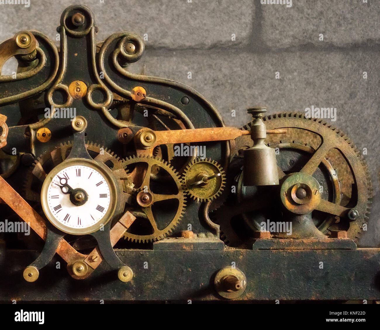 Clock cogs hands hi-res stock photography and images - Alamy