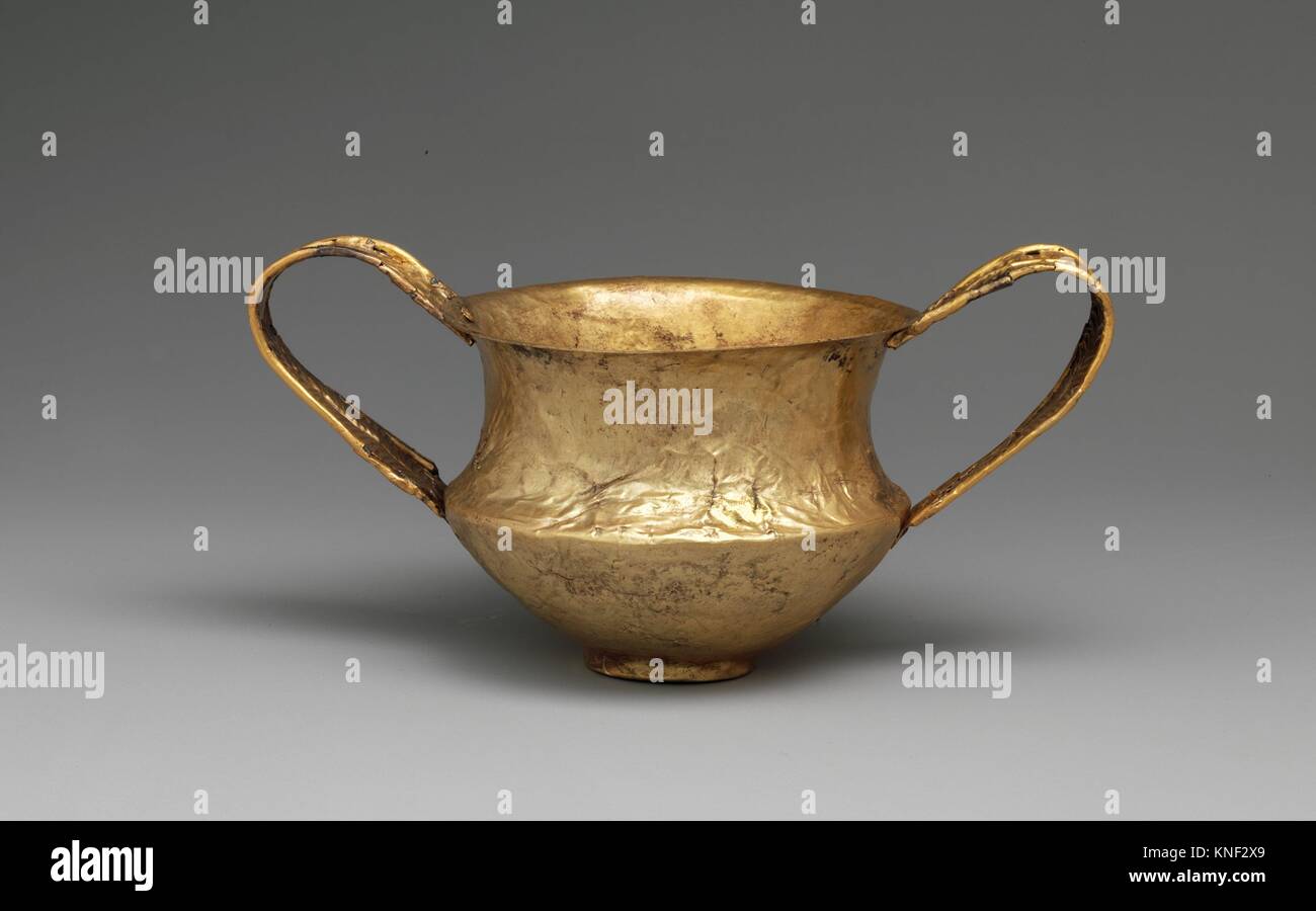 Mycenaean gold cup hi-res stock photography and images - Alamy