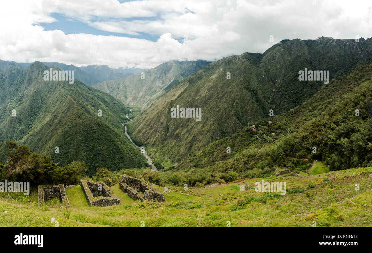 Inca ruins on trail hi-res stock photography and images - Alamy