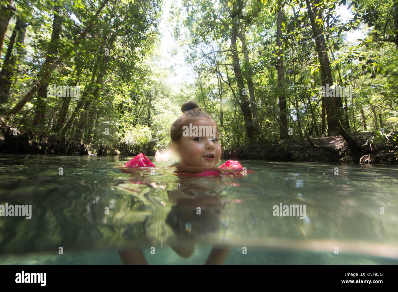 3 girls in water hi-res stock photography and images - Alamy