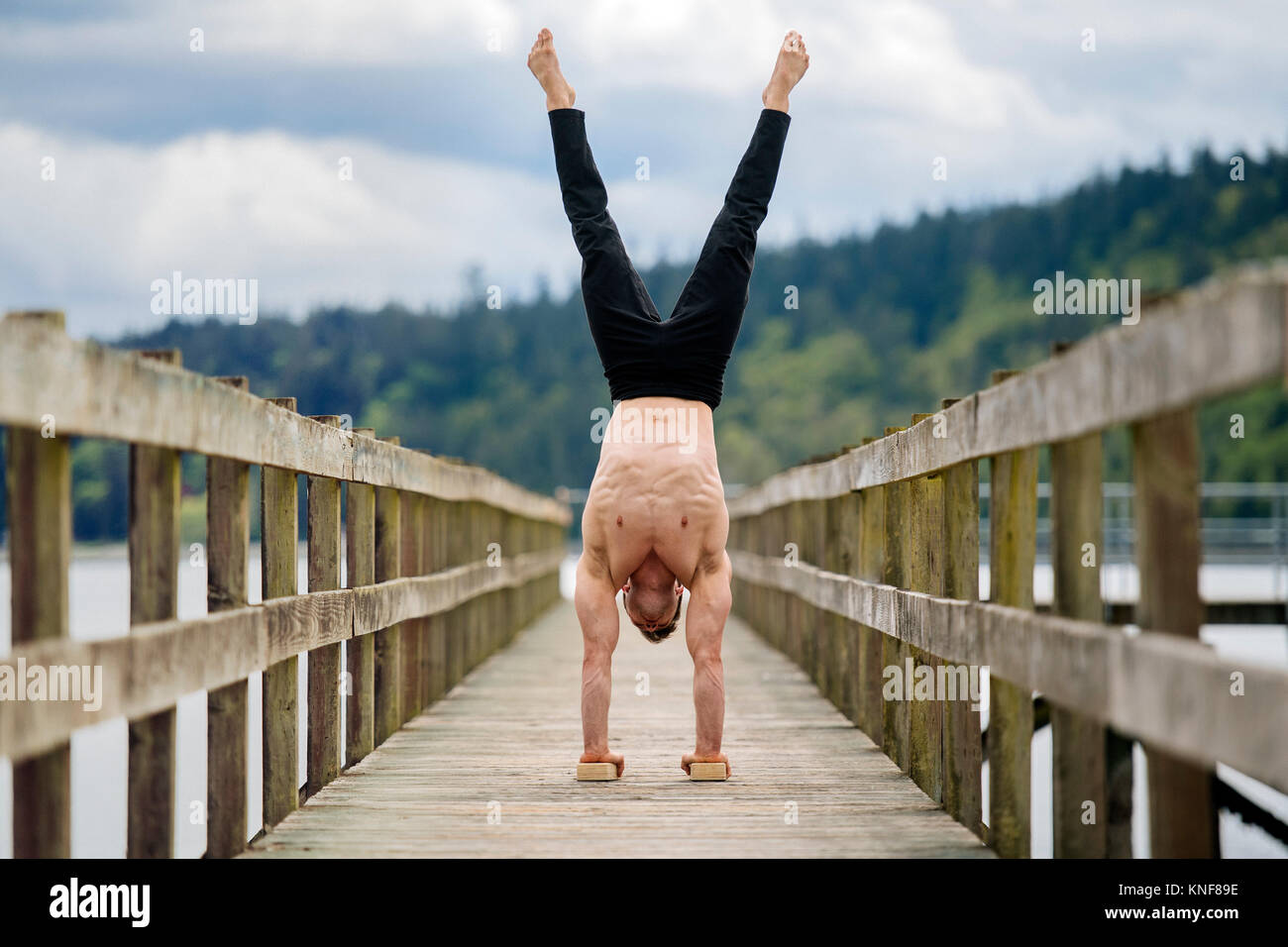 Stand handstand hi-res stock photography and images - Alamy