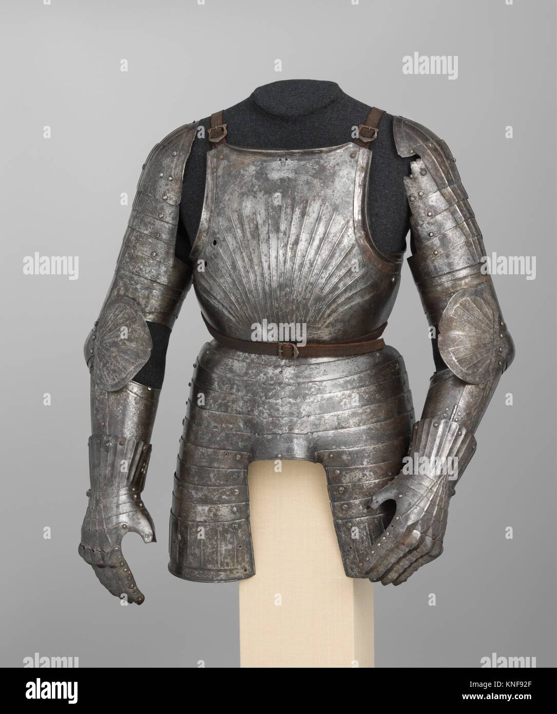 Fluted Armor Stock Photos & Fluted Armor Stock Images - Alamy