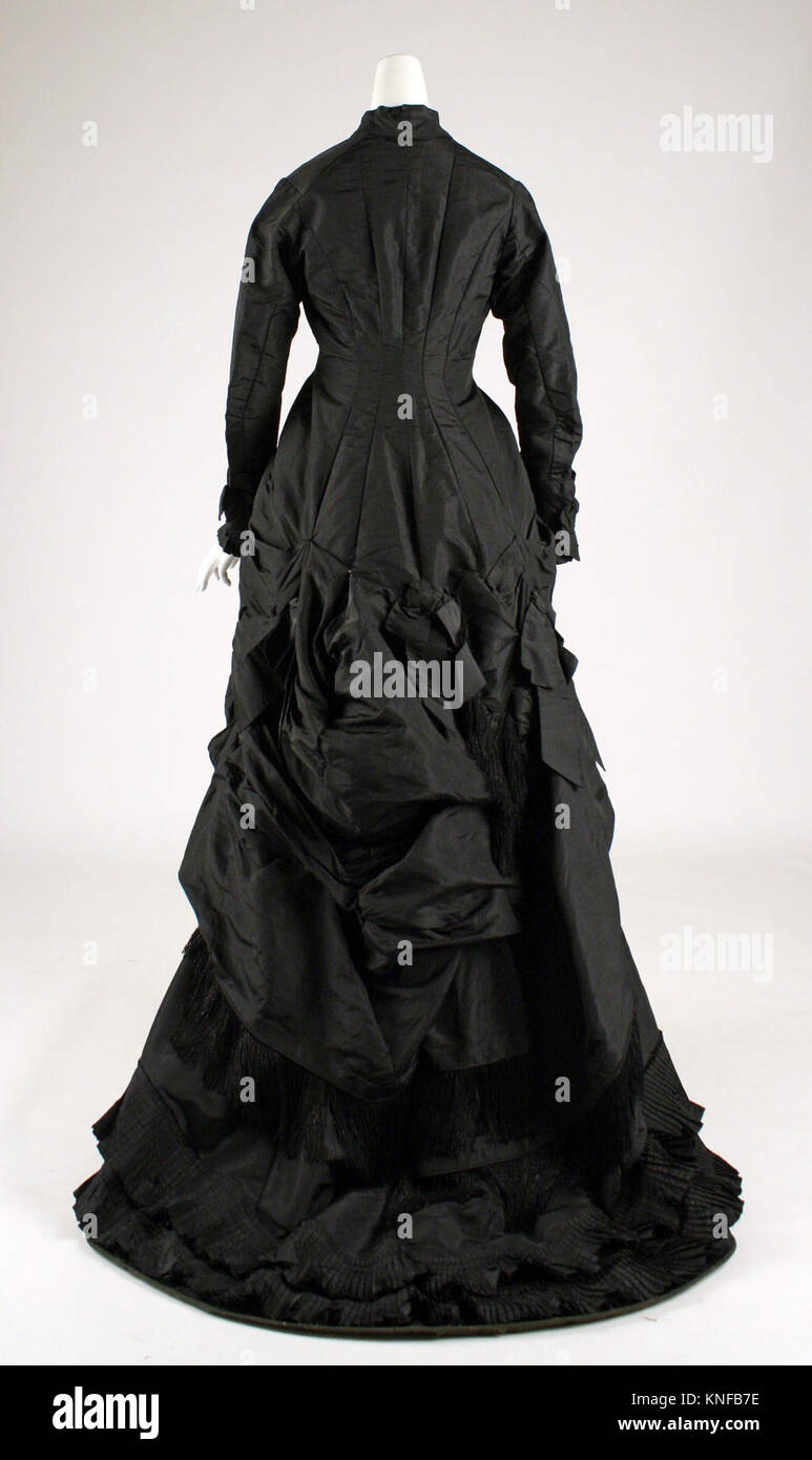 Dress MET C.I.41.58.1ab B 85393 Stock Photo - Alamy