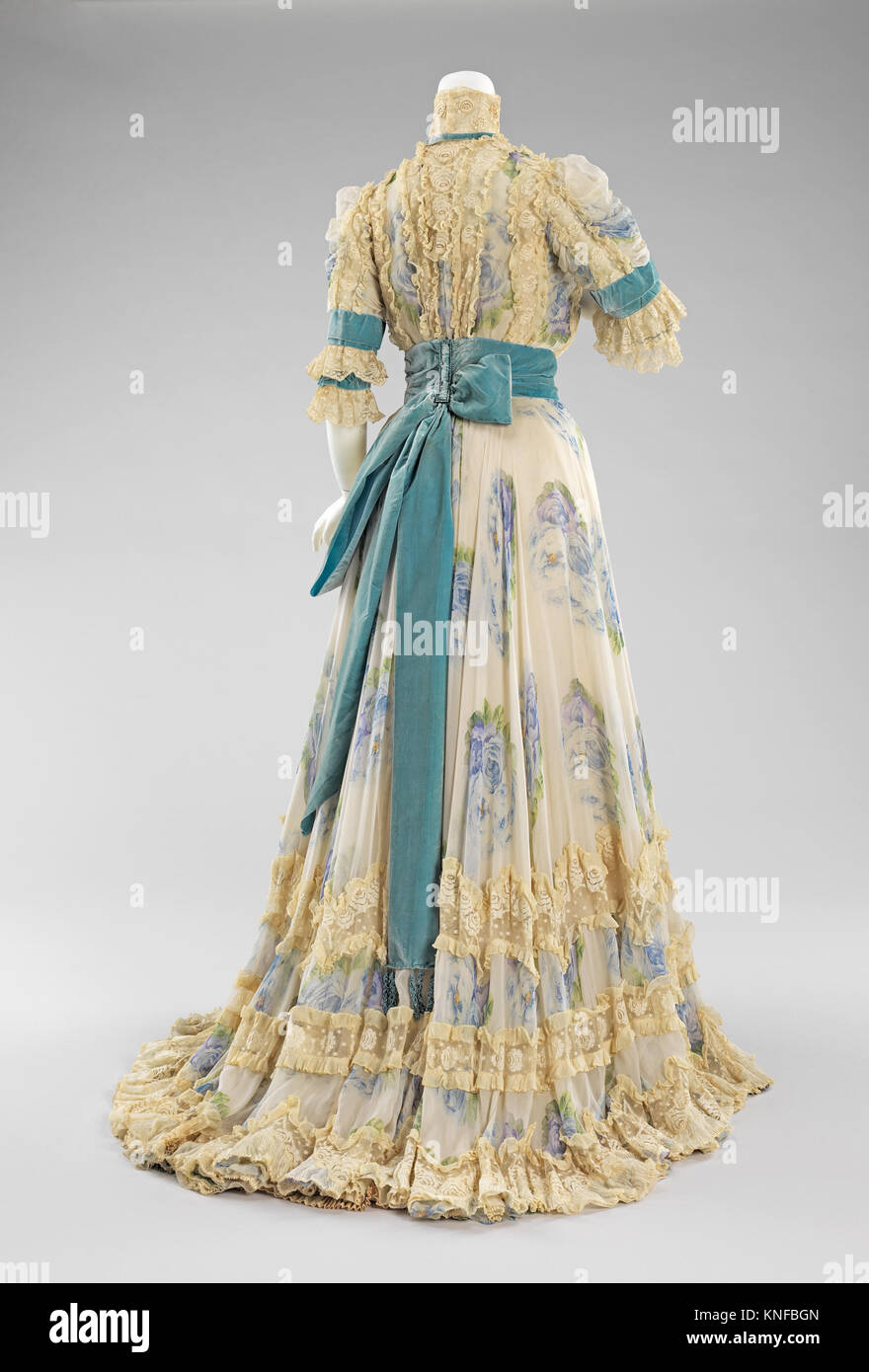 This MET afternoon dress is an elegant 19th-century garment, reflecting ...