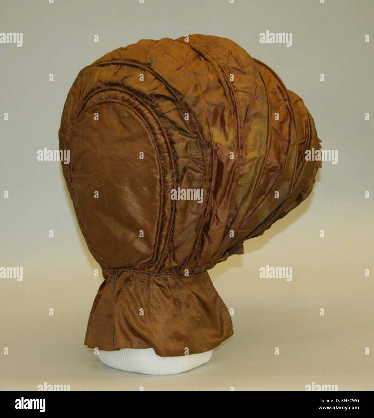 Collapsible b hi-res stock photography and images - Alamy