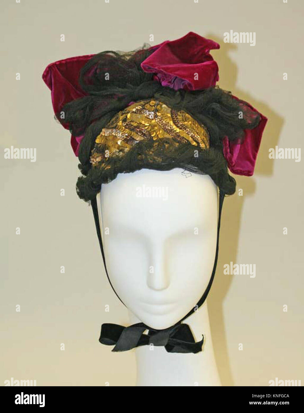 Hat MET 1977.205.1 F 113025 Stock Photo - Alamy