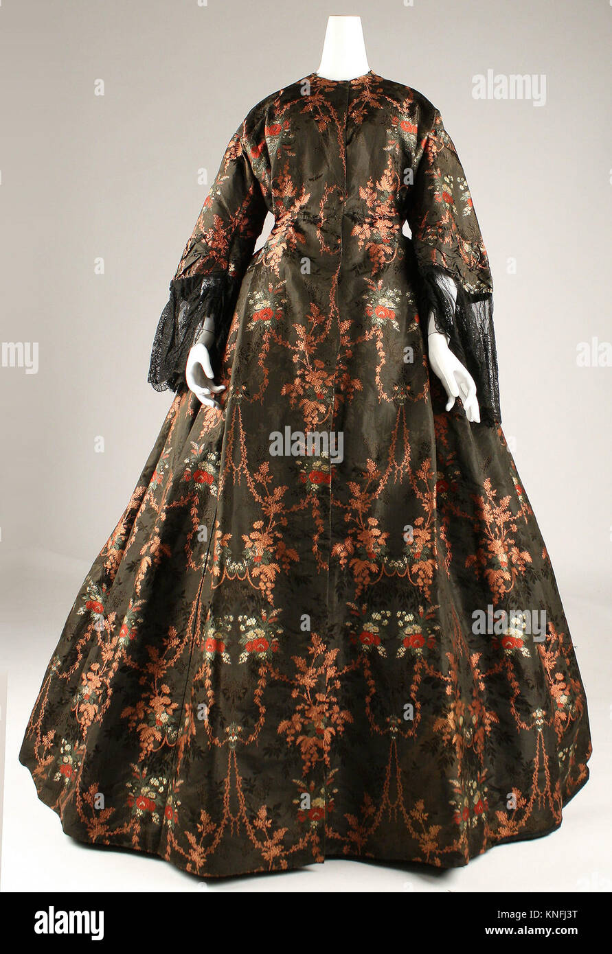 This historical dress demonstrates fashion trends, textiles, and ...