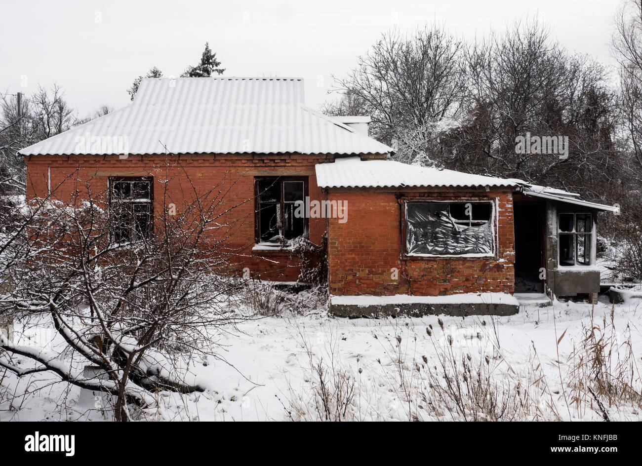 abandoned house covered by snow Stock Photo - Alamy